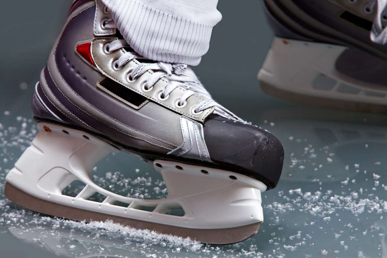Speed Skating - acceleration and action on blinking ice - the XLive ...